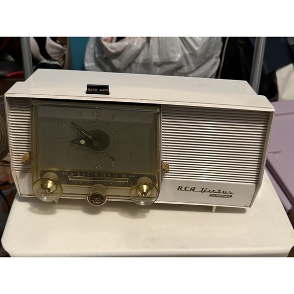 Portable Audio & Video | Rca Victor 1957 1cse Am Clock Radio White ...